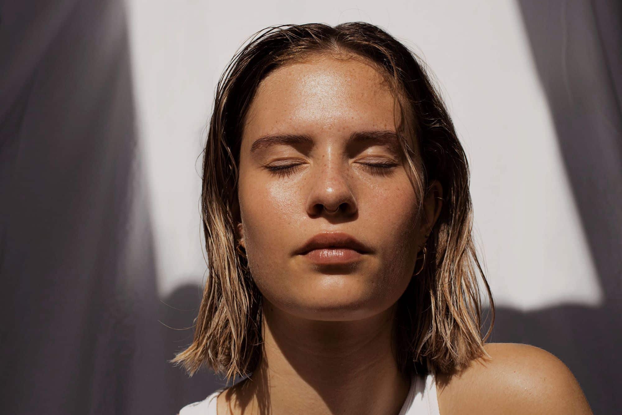 The Art of selecting and applying eye contour treatments - On Your Journey