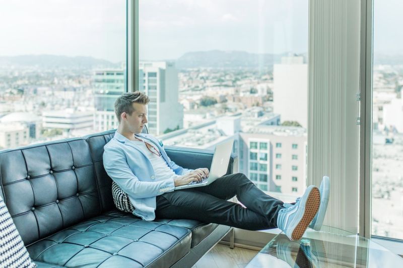 16 Outdated Workplace Rules Younger Workers Are Openly Breaking - On ...